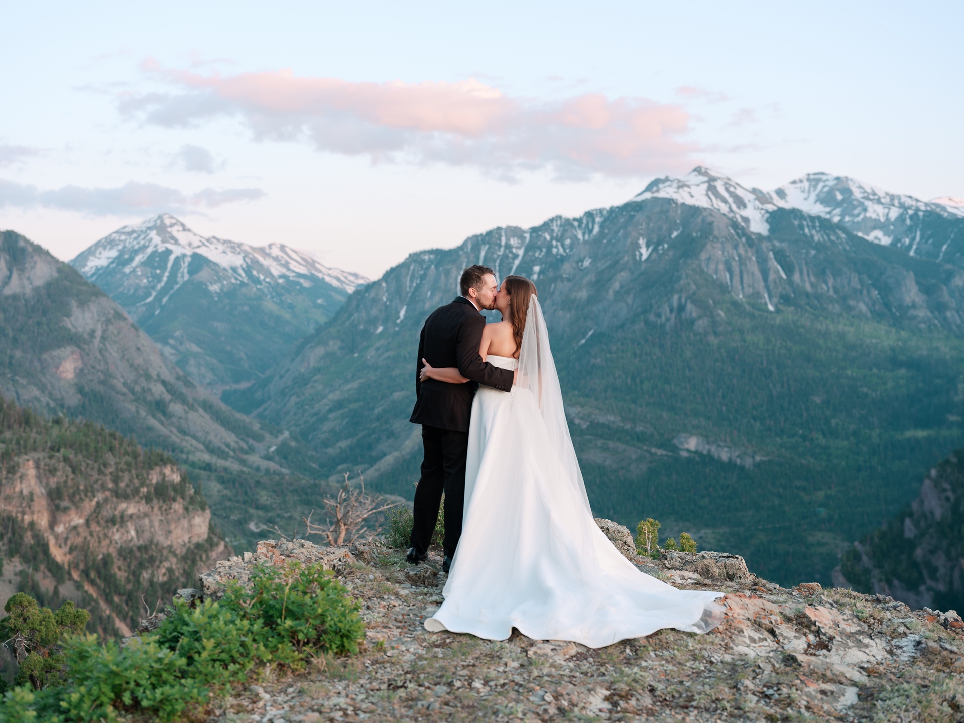 Our Favorite Colorado Mountain Wedding Venues - sarahnannphotography.com